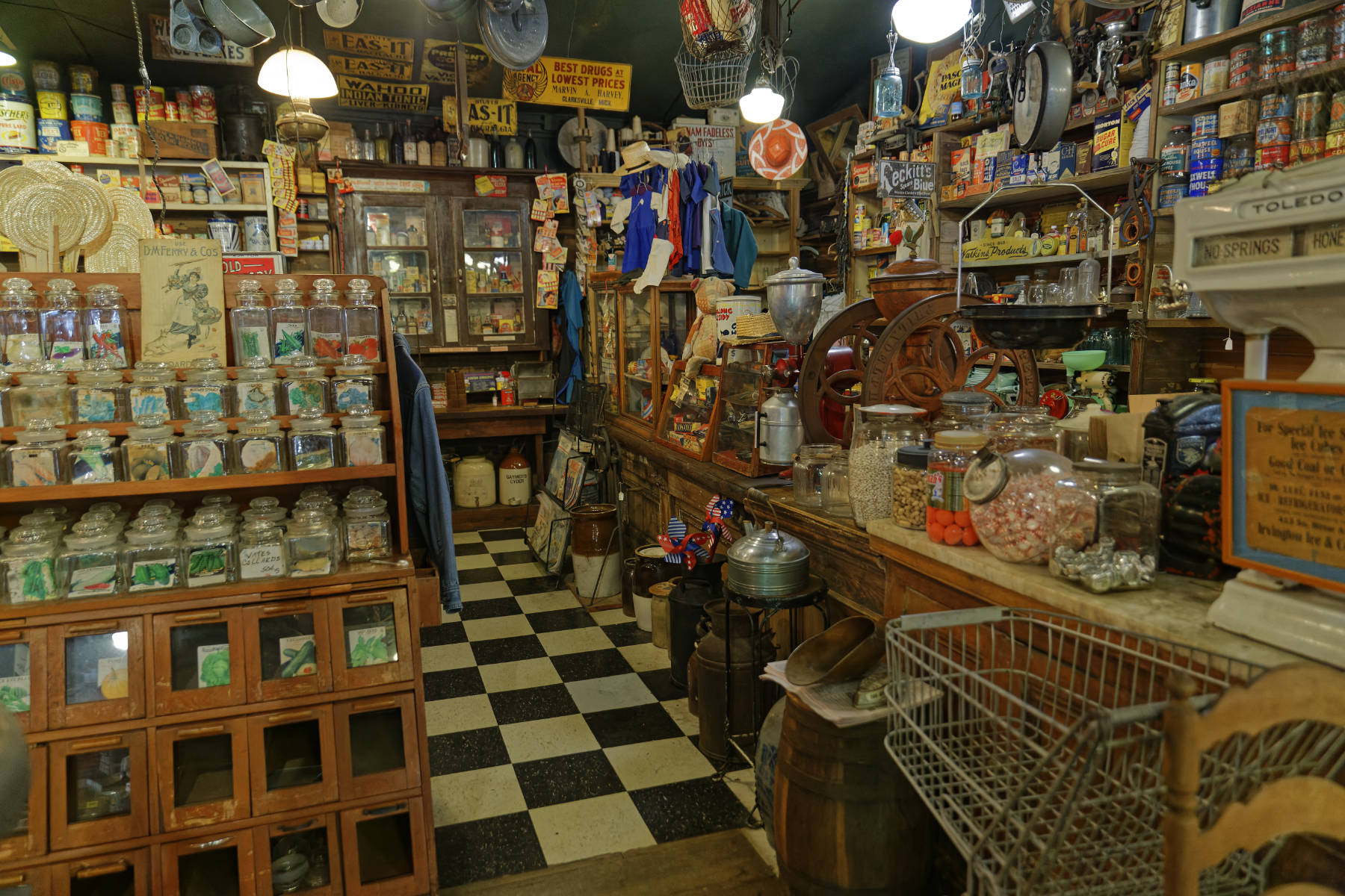 Ike’s Amish Depot and General Store - Amish of Ethridge